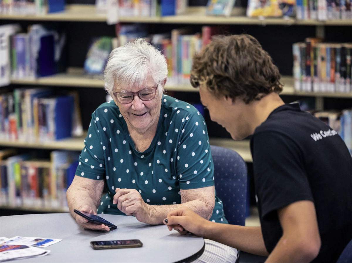 Seniors tech help Vermont South Whitehorse Manningham Libraries